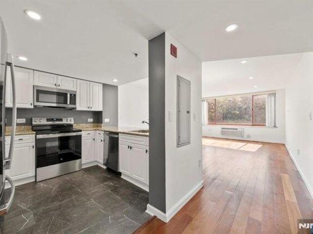 condo with 2 bedroom, Fort Lee NJ DLS102218675