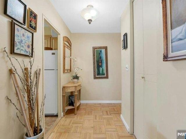 condo with 2 bedroom, Fort Lee NJ DS102728315