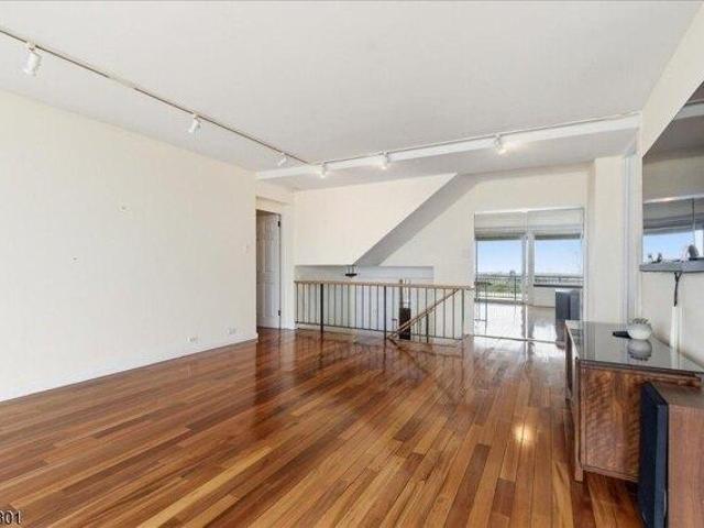 condo with 2 bedroom, Fort Lee NJ ES103664420
