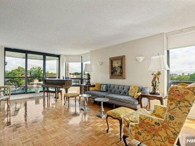 condo with 2 bedroom, Fort Lee NJ ES104848930