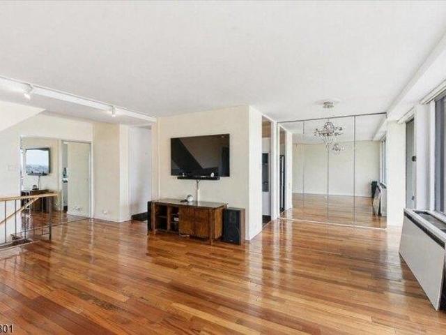 condo with 2 bedroom, Fort Lee NJ ES105173296