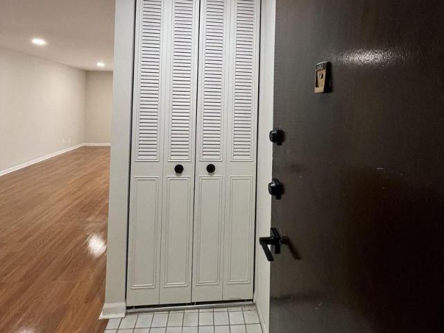 condo with 2 bedroom, Forest Park IL DS101012091