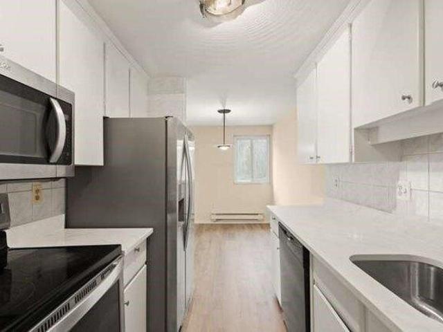 condo with 2 bedroom, Foxboro MA ES104112298