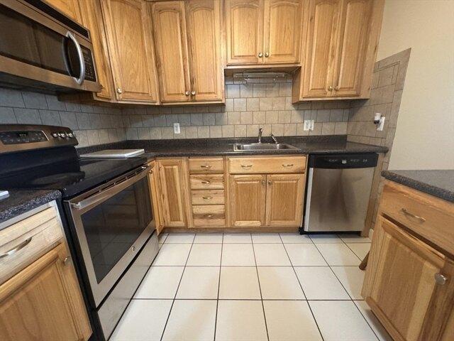 condo with 2 bedroom, Framingham MA DLS102312684
