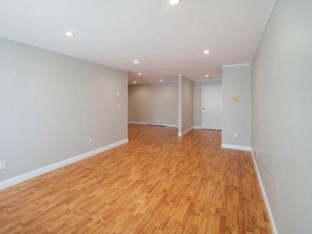 condo with 2 bedroom, Framingham MA DS103604270