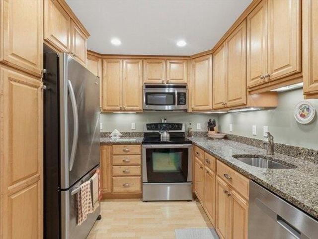 condo with 2 bedroom, Framingham MA ES105175861