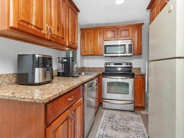 condo with 2 bedroom, Framingham MA ES103250576