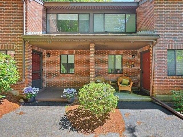 condo with 2 bedroom, Franklin MA DLS103038115