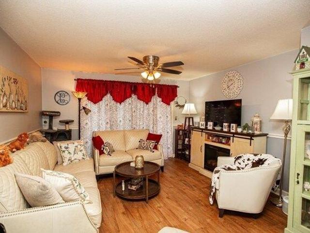 condo with 2 bedroom, Franklin MA DS102118418