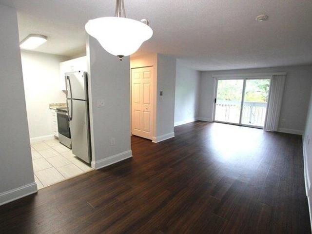 condo with 2 bedroom, Franklin MA DS103809287