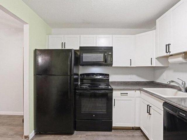 condo with 2 bedroom, Franklin MA DS103968265