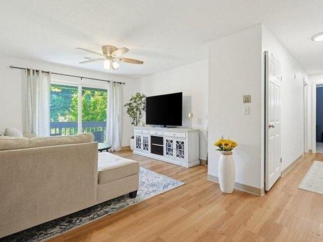 condo with 2 bedroom, Franklin MA ES102826030