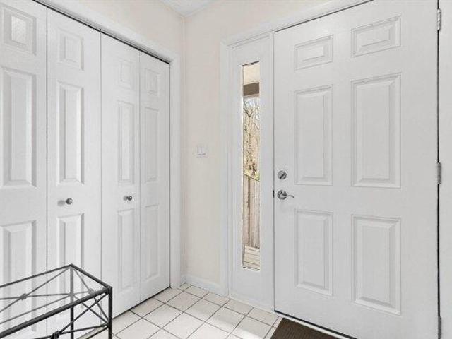 condo with 2 bedroom, Franklin MA ES102962275