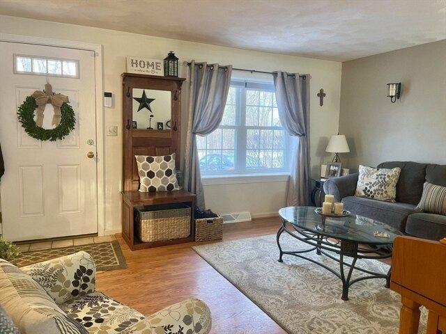 condo with 2 bedroom, Franklin MA ES104009401