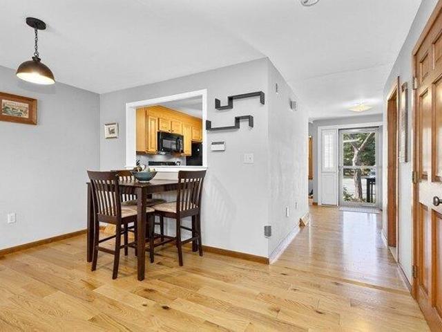 condo with 2 bedroom, Franklin MA ES104760400