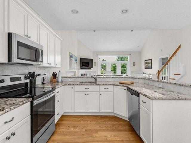 condo with 2 bedroom, Franklin MA ES104907502