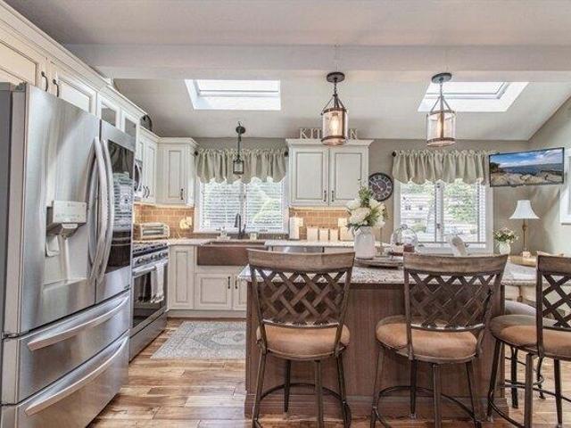condo with 2 bedroom, Franklin MA ES105060977