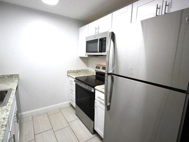 condo with 2 bedroom, Franklin MA ES105080329