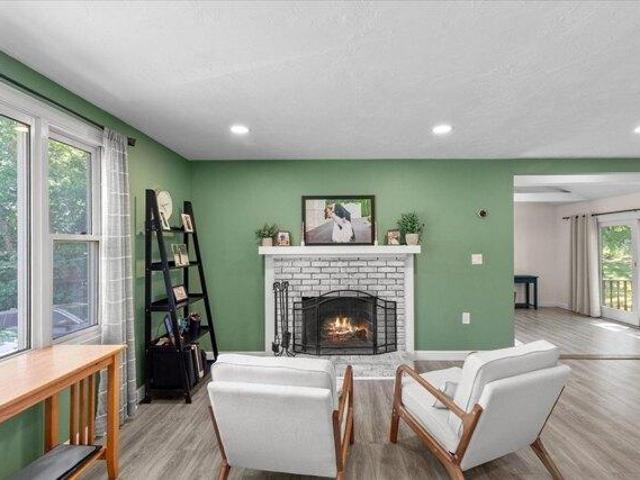 condo with 2 bedroom, Franklin MA ES105080929