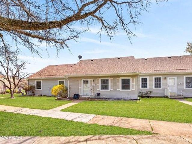 condo with 2 bedroom, Freehold NJ DS104374374