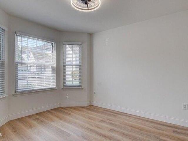 condo with 2 bedroom, Freehold NJ ES104440785