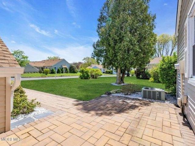 condo with 2 bedroom, Freehold NJ ES104408468