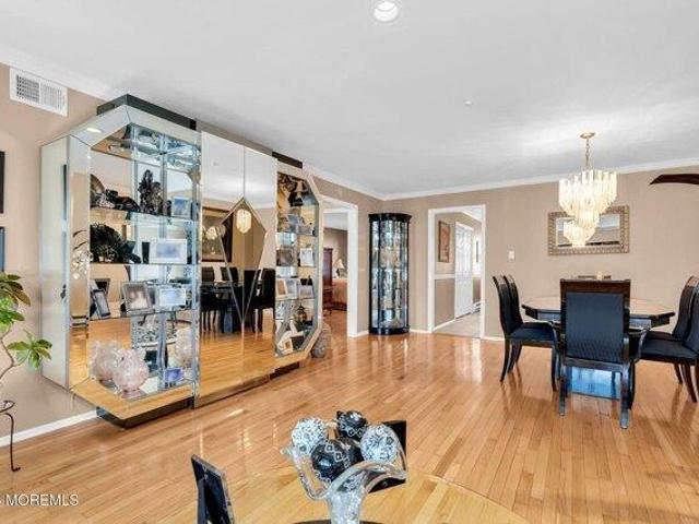 condo with 2 bedroom, Freehold NJ ES104604901