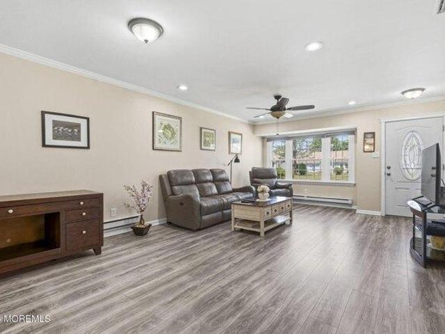 condo with 2 bedroom, Freehold NJ ES104908395