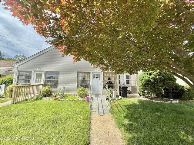 condo with 2 bedroom, Freehold NJ ES104921309