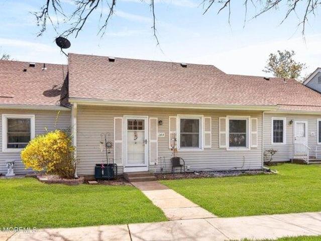 condo with 2 bedroom, Freehold NJ ES104922283