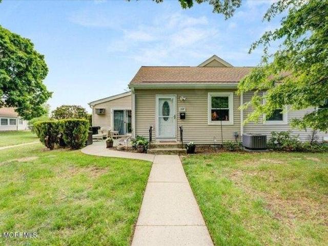 condo with 2 bedroom, Freehold NJ ES105143021