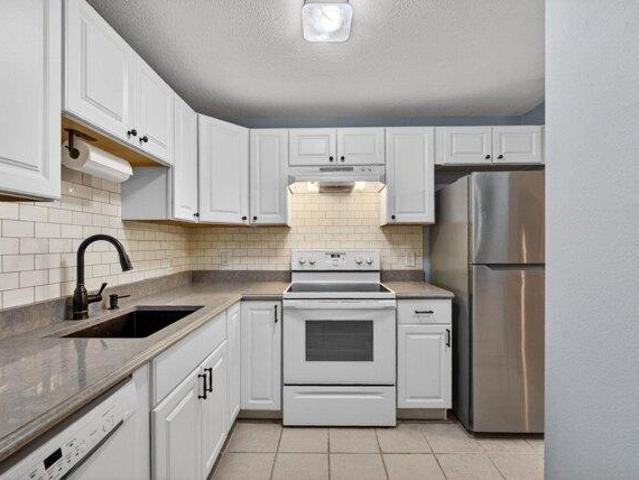 condo with 2 bedroom, Goffstown NH ES103928995