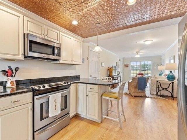 condo with 2 bedroom, Gloucester MA ES105060178