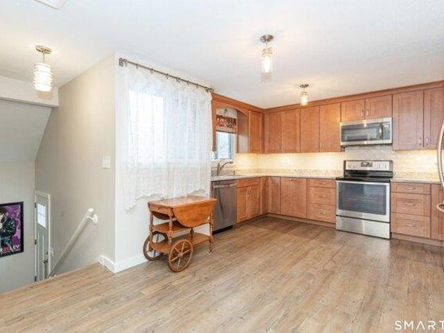 condo with 2 bedroom, Glastonbury CT DS102343953