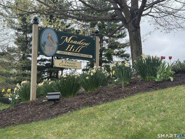 condo with 2 bedroom, Glastonbury CT DS104078306