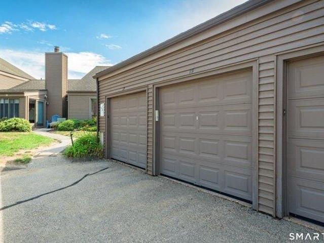 condo with 2 bedroom, Glastonbury CT DS104234313
