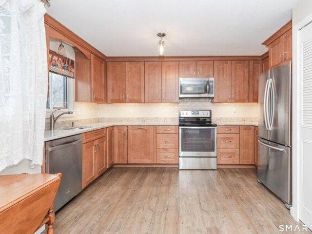 condo with 2 bedroom, Glastonbury CT ES104905973