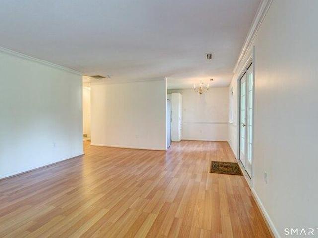condo with 2 bedroom, Glastonbury CT ES105115452