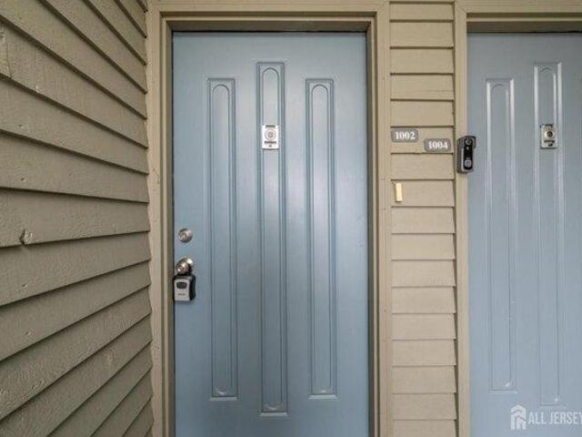 condo with 2 bedroom, Glen Gardner NJ DS102531245