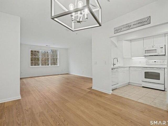 condo with 2 bedroom, Groton CT DS102823177