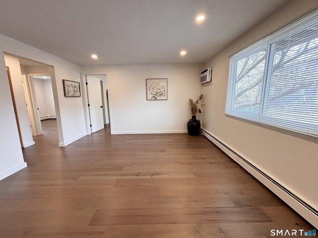 condo with 2 bedroom, Groton CT DS102062983