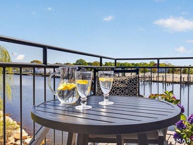 condo with 2 bedroom, Groton CT ES104788638