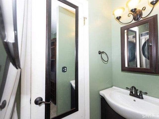 condo with 2 bedroom, Groton CT ES104907246
