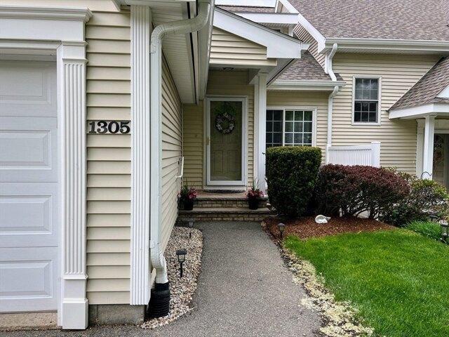 condo with 2 bedroom, Groveland MA ES103443708