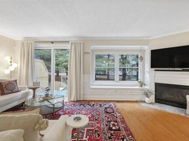 condo with 2 bedroom, Grafton MA ES104850358
