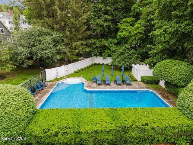 condo with 2 bedroom, Great Barrington MA DLS103020009
