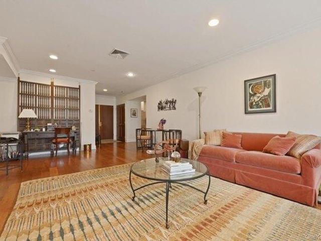 condo with 2 bedroom, Great Neck NY ES105191900