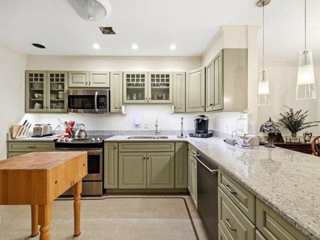condo with 2 bedroom, Greenfield MA ES103851507