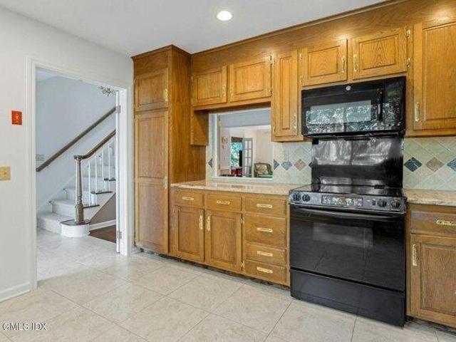 condo with 2 bedroom, Greenwich CT ES104116284