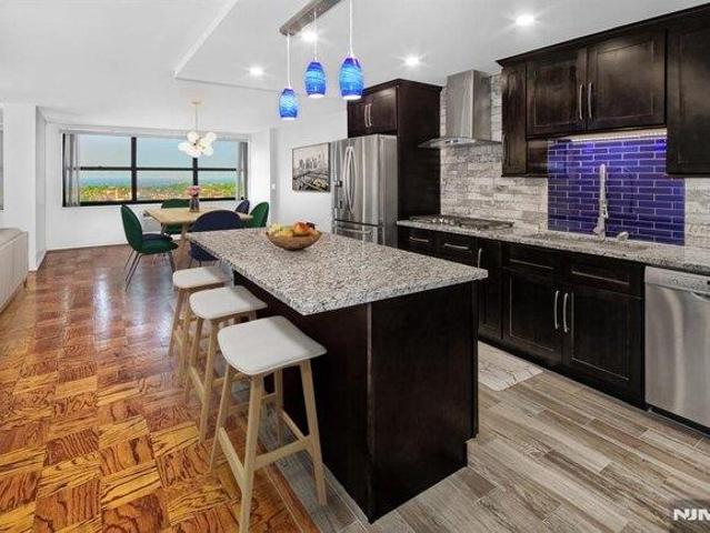 condo with 2 bedroom, Guttenberg NJ DLS102584860